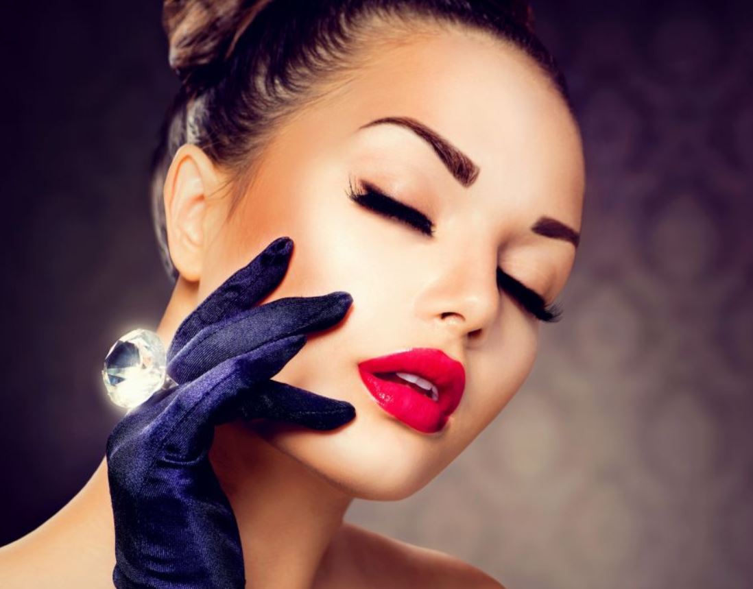 Trucuri pentru un machiaj de seară rezistent. Claudia Preduca, make-up ... Trucuri pentru un machiaj de seară rezistent. Claudia Preduca, make-up ...