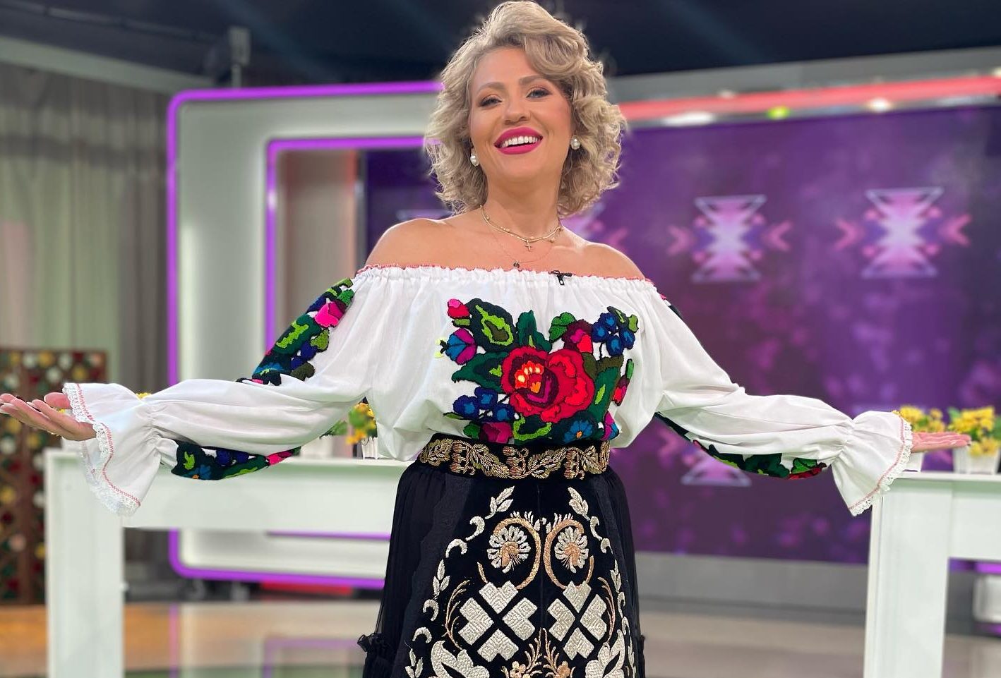 Noua emisiune pe care Mirela Vaida o va prezenta la Antena Stars. În ce ... Noua emisiune pe care Mirela Vaida o va prezenta la Antena Stars. În ce ...