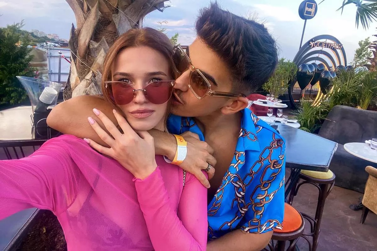 Sebastian Dobrincu și Ioana Ignat s-au despărțit, după 3 ani de relație ... Sebastian Dobrincu și Ioana Ignat s-au despărțit, după 3 ani de relație ...