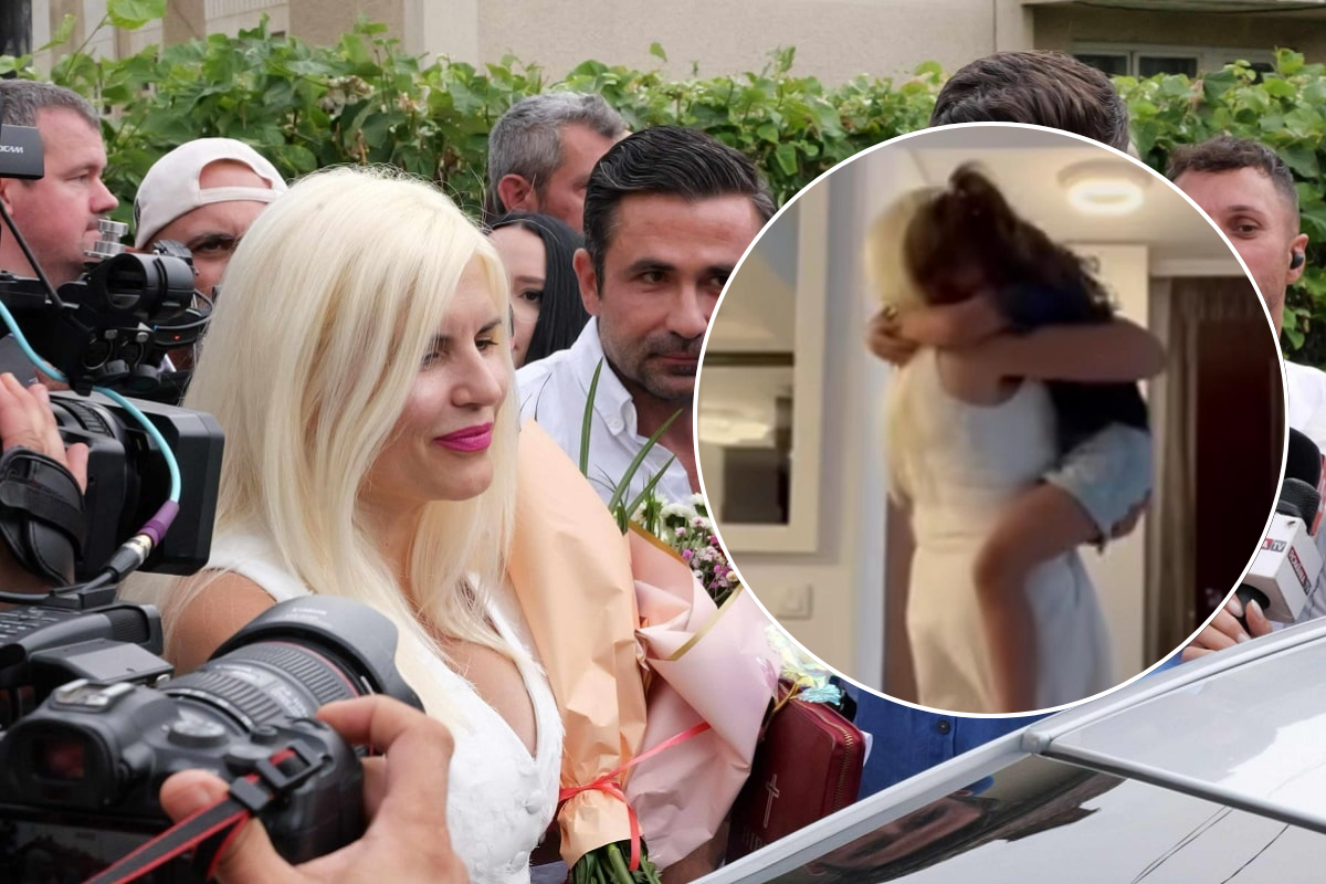 Elena Udrea s-a întors acasă după aproape patru ani. Reacția fiicei sale a emoționat internetul ...