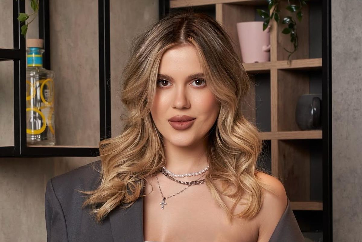 Cu ce probleme se confruntă Emily Burghelea în sarcină. Vedeta așteaptă ...