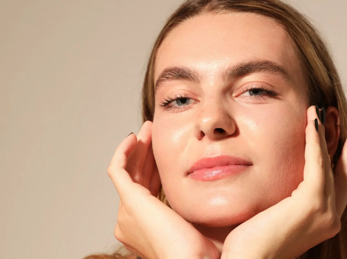 Cum să încetinim îmbătrânirea tenului cu pași simpli și zilnici. Tenul ...